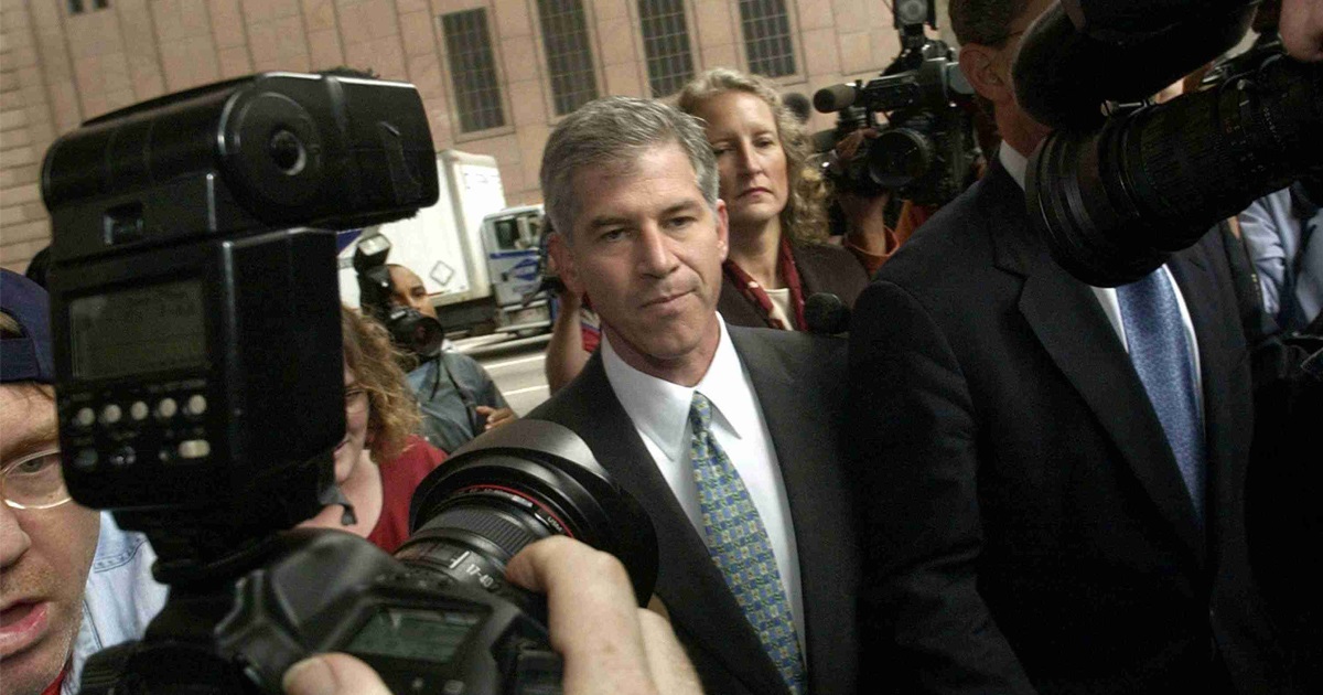 ENRON: THE SMARTEST GUYS IN THE ROOM - Documentary Club